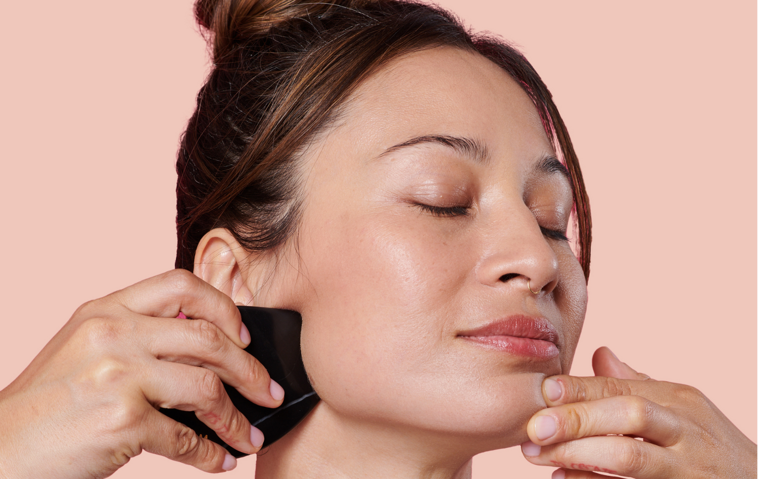 Facial Gua Sha To Sculpt The Jawline Wildling